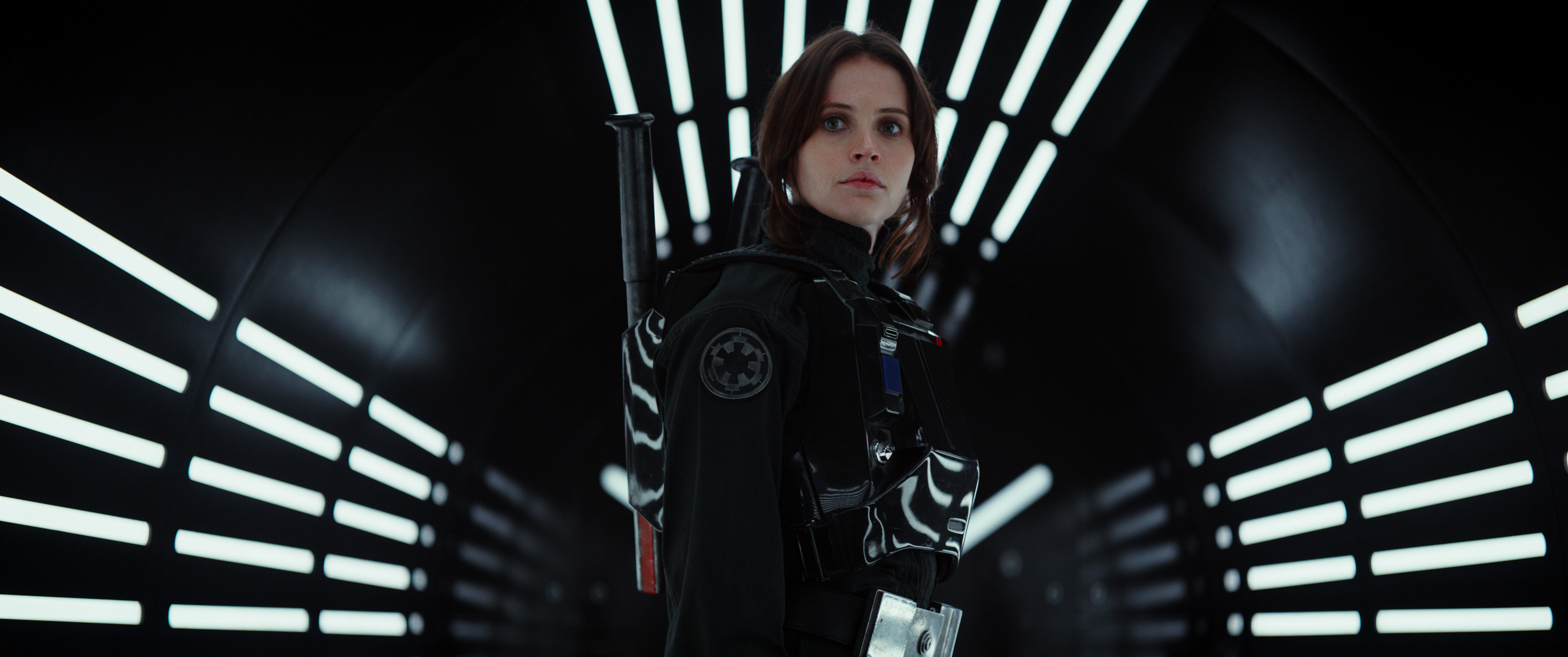 Felicity Jones Goes Rogue in First SNL of 2017 - The Credits