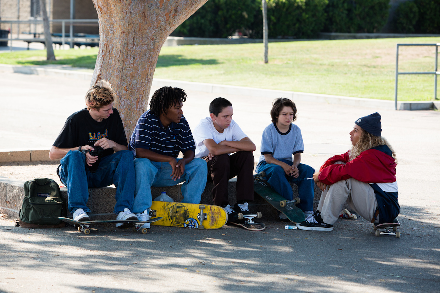 The Mid90s Cast on Skating & Sticking to the Script in Jonah Hill's ...
