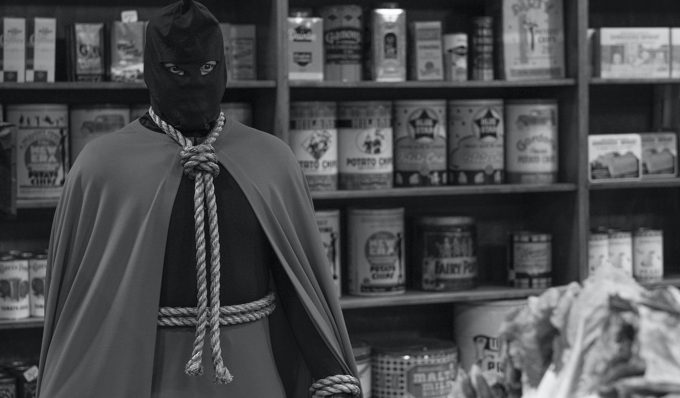 How Watchmen Cinematographer Gregory Middleton Captured Hooded Justice ...