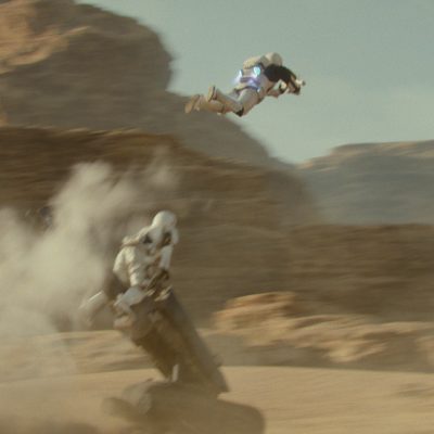 4 New Star Wars: The Rise of Skywalker Images Include Flying ...